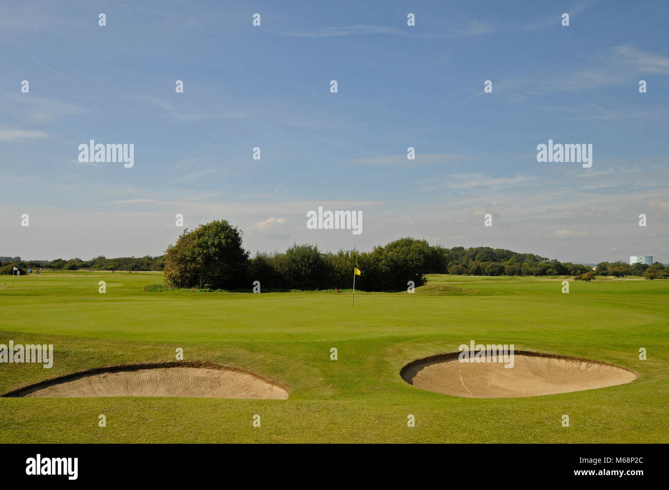 Golf course flags sand bunkers hi-res stock photography and images - Alamy
