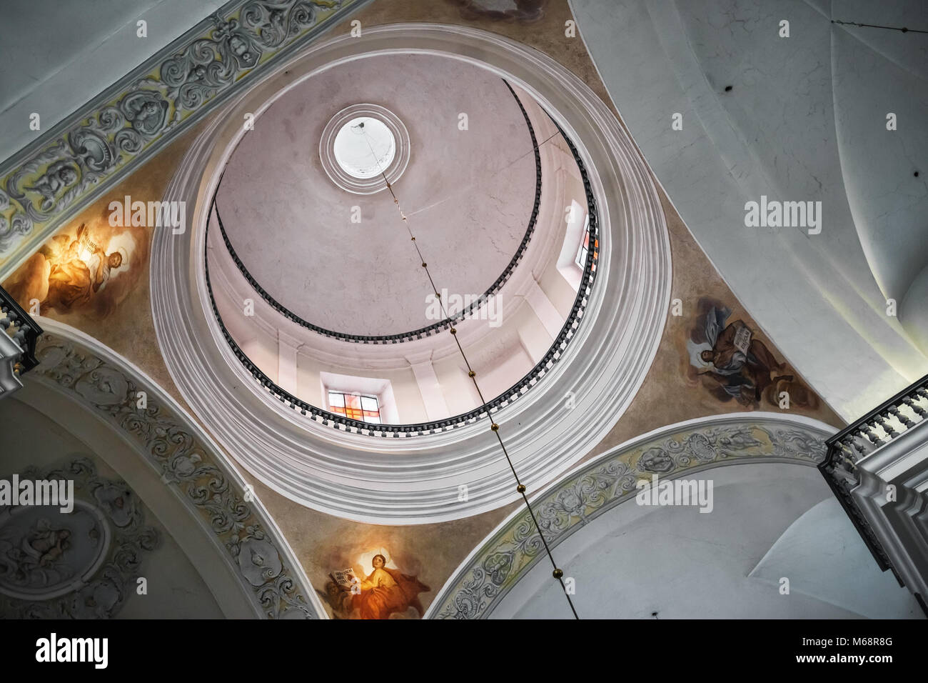 Detailed ceiling cathedral dome hi-res stock photography and images - Alamy