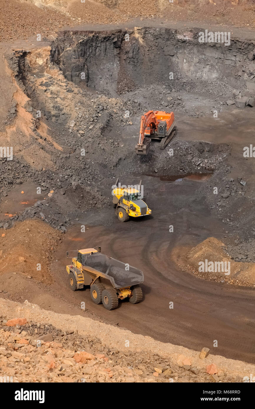 Open pit Manganese Mining and processing Stock Photo - Alamy Open pit Manganese Mining and processing Stock Photo - Alamy