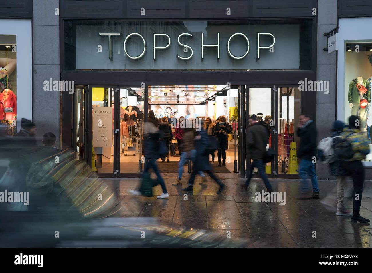 Top high street hi-res stock photography and images - Alamy