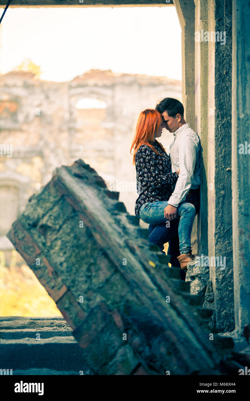 Romantic couple in ruins Stock Photo - Alamy