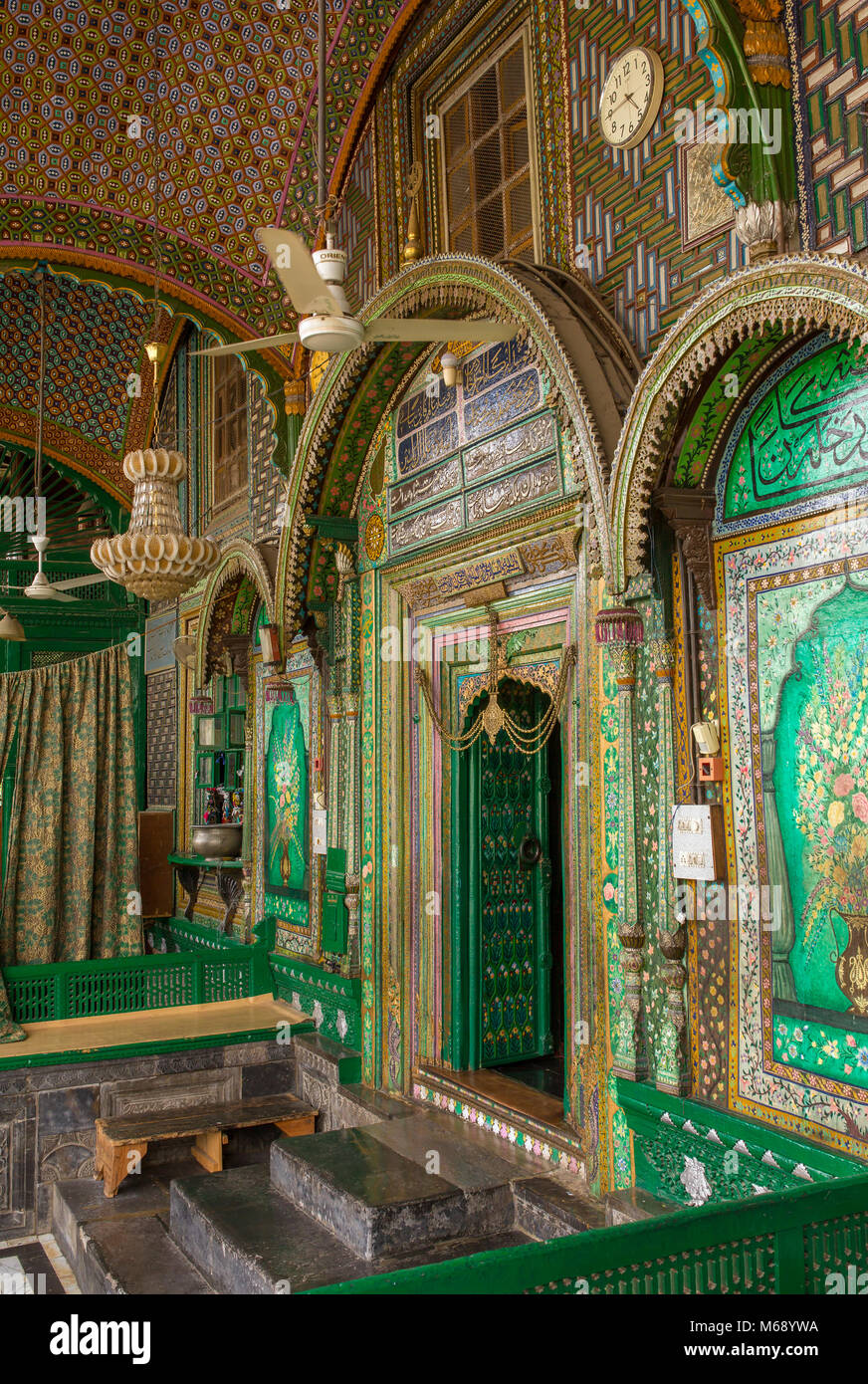 Tourist attraction in srinagar hi-res stock photography and images - Alamy