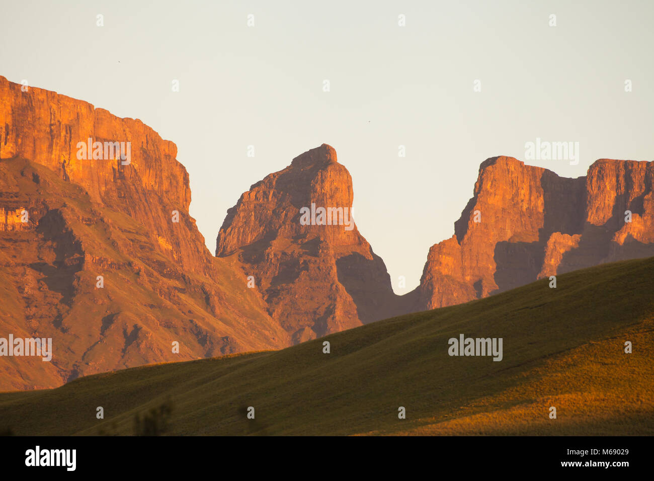 Monks cowl drakensberg hi-res stock photography and images - Alamy