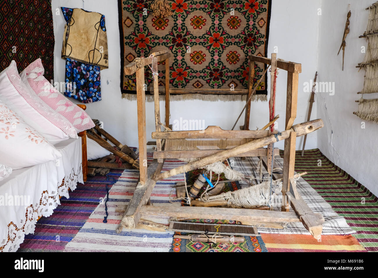 Medieval peasant house hi-res stock photography and images - Alamy