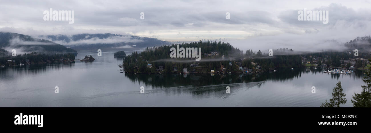 Quarry rock in deep cove vancouver hi-res stock photography and images ...