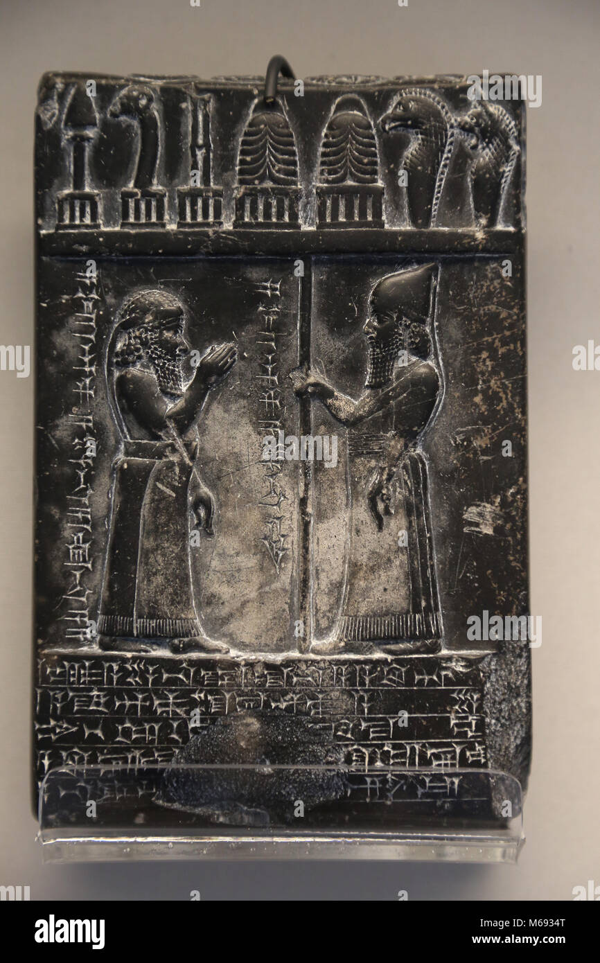 King Nabu-apla-addina (royal hat), restored lands to a priest (salute ...