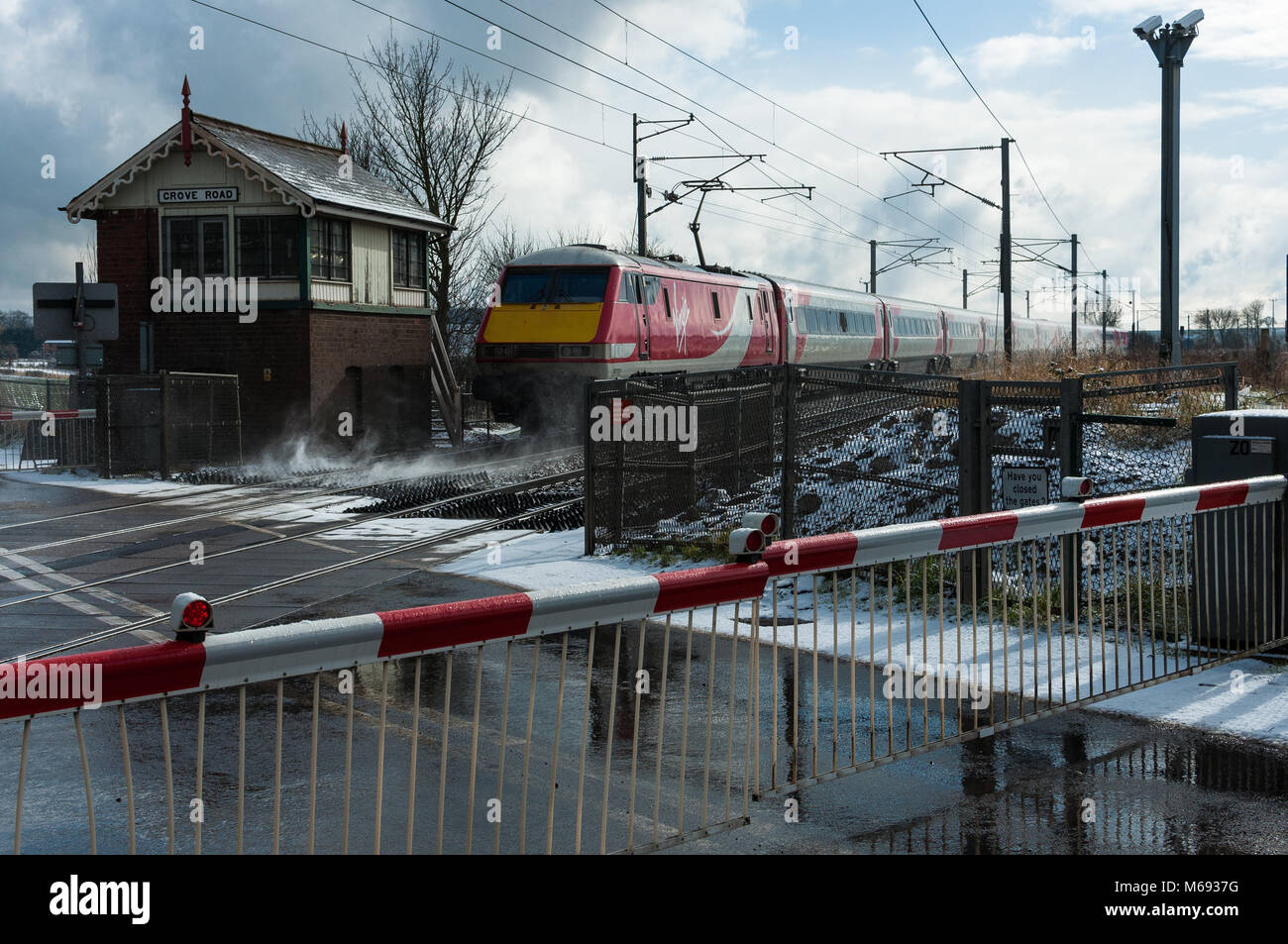 Virgin East Coast train battles through snow of Storm Emma. East Coast ...