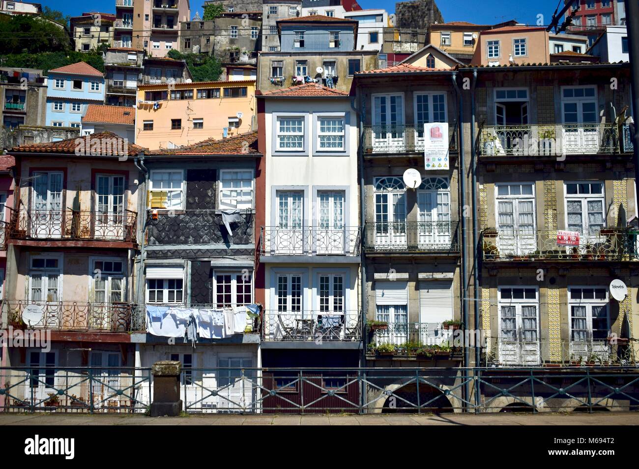 Portuguese historical buildings hi-res stock photography and images - Alamy