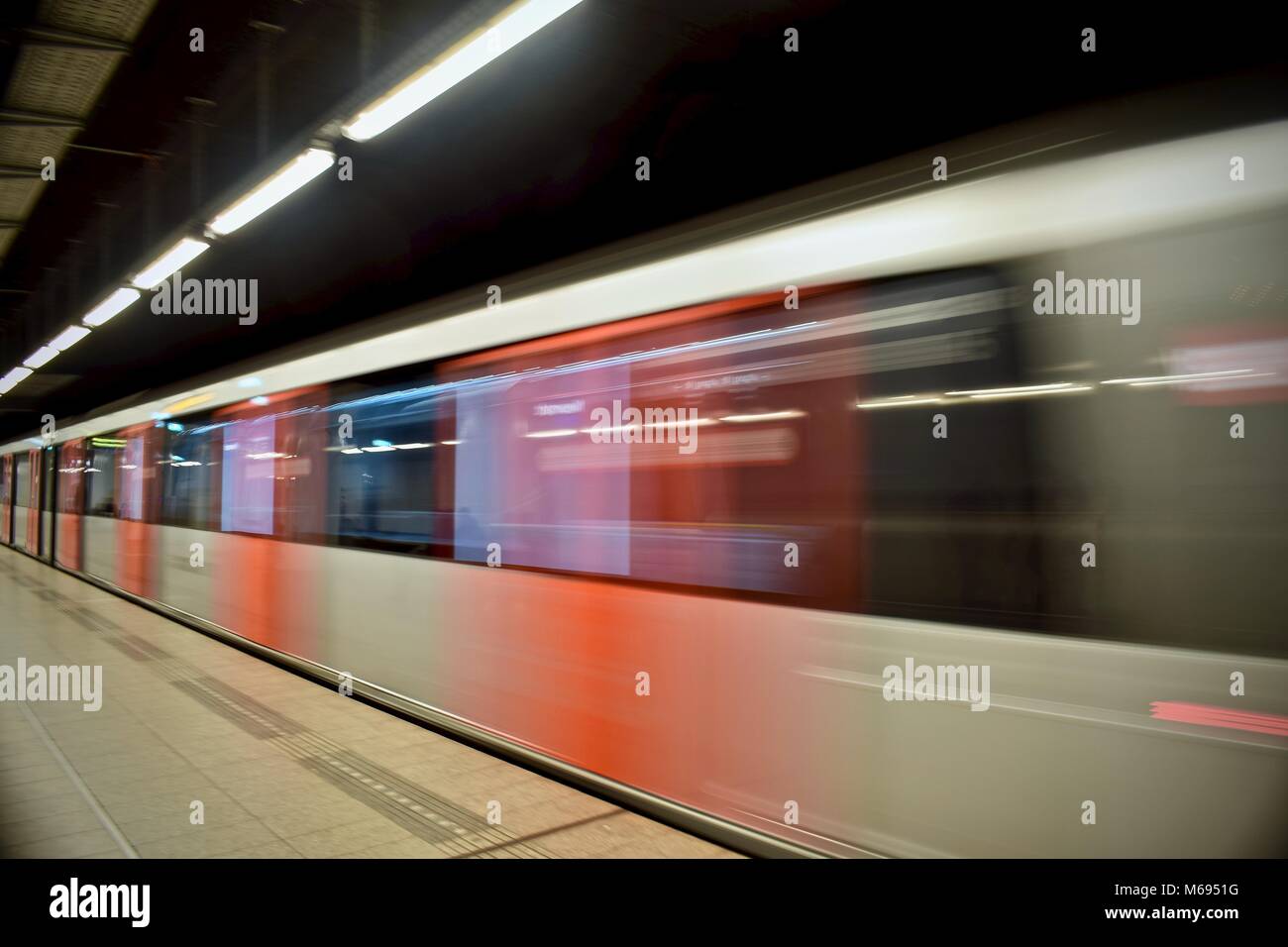 Modern subway train hi-res stock photography and images - Alamy