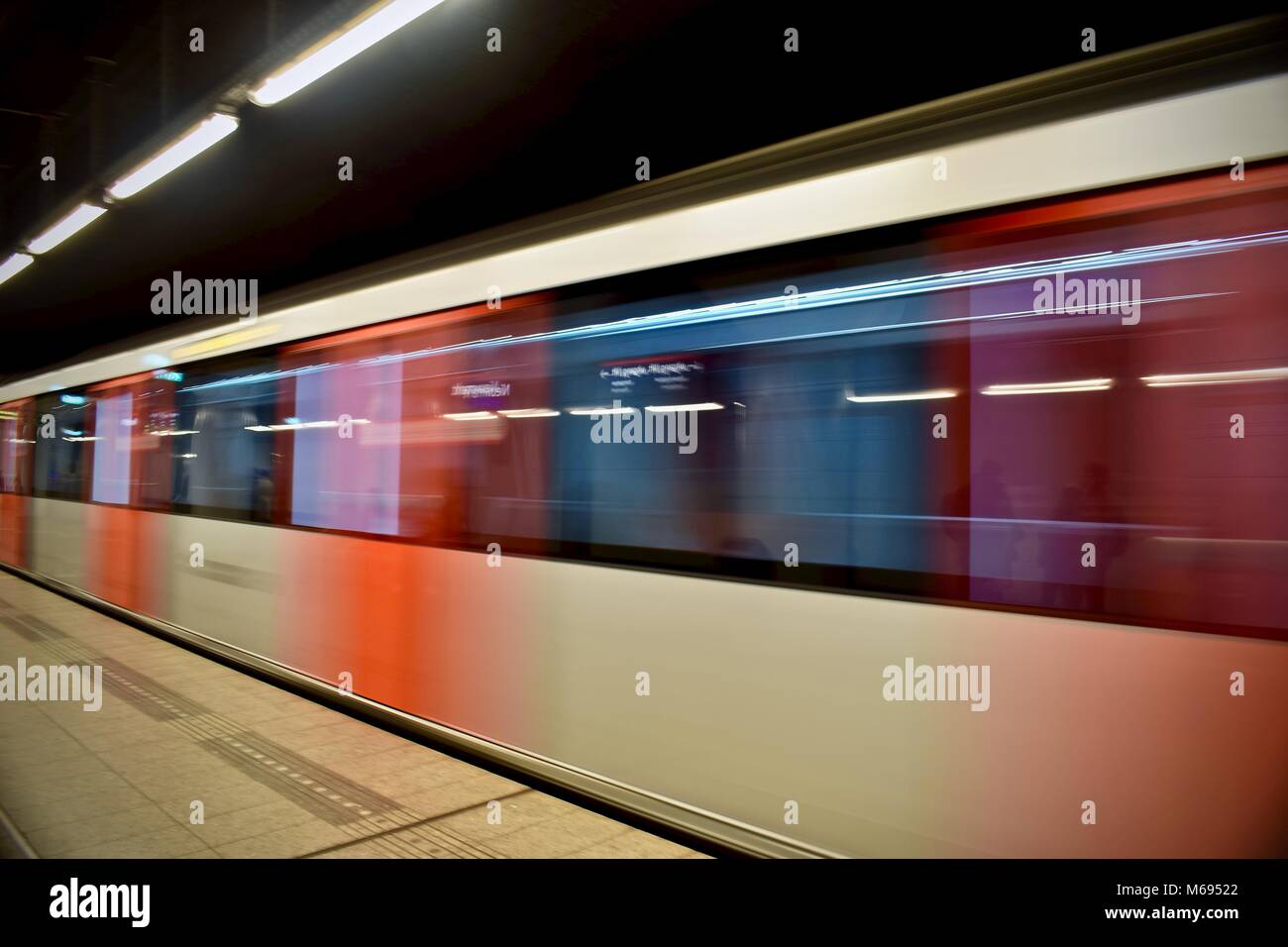 Underground metropolitan railway hi-res stock photography and images ...