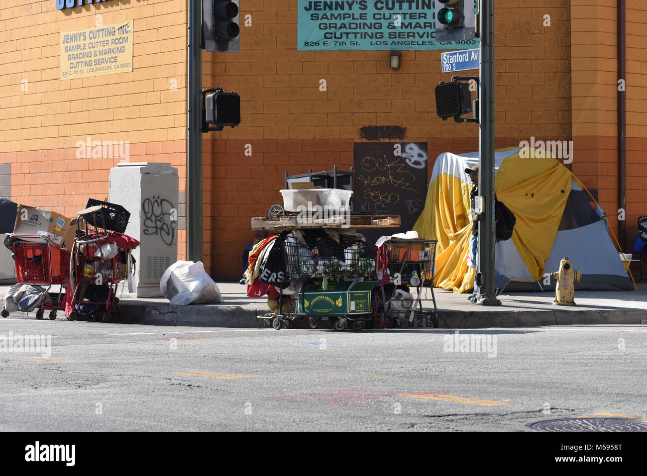 Homeless skid row los angeles hi-res stock photography and images - Alamy