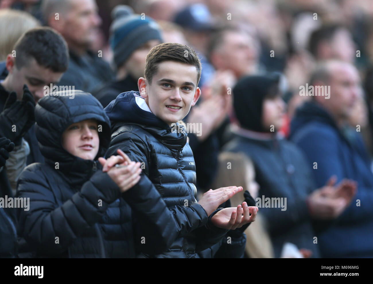 Football fans in the stands hi-res stock photography and images - Alamy