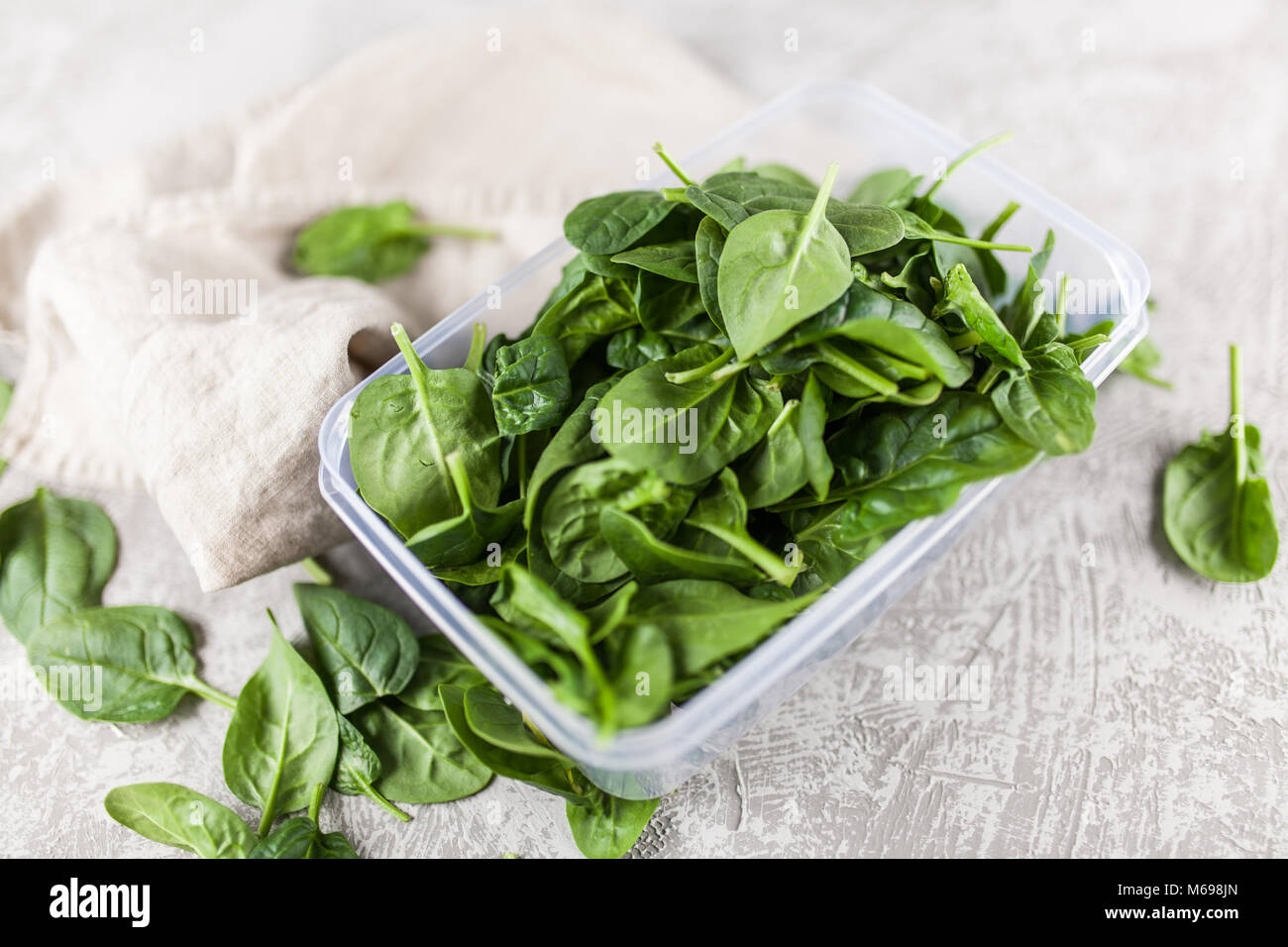 Baby spinach leaves Stock Photo - Alamy