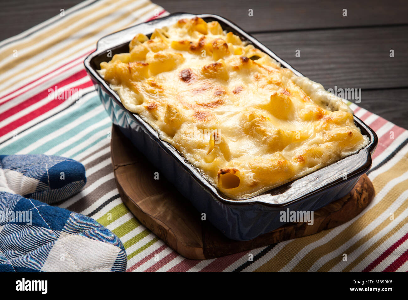 Mac and cheese Stock Photo - Alamy
