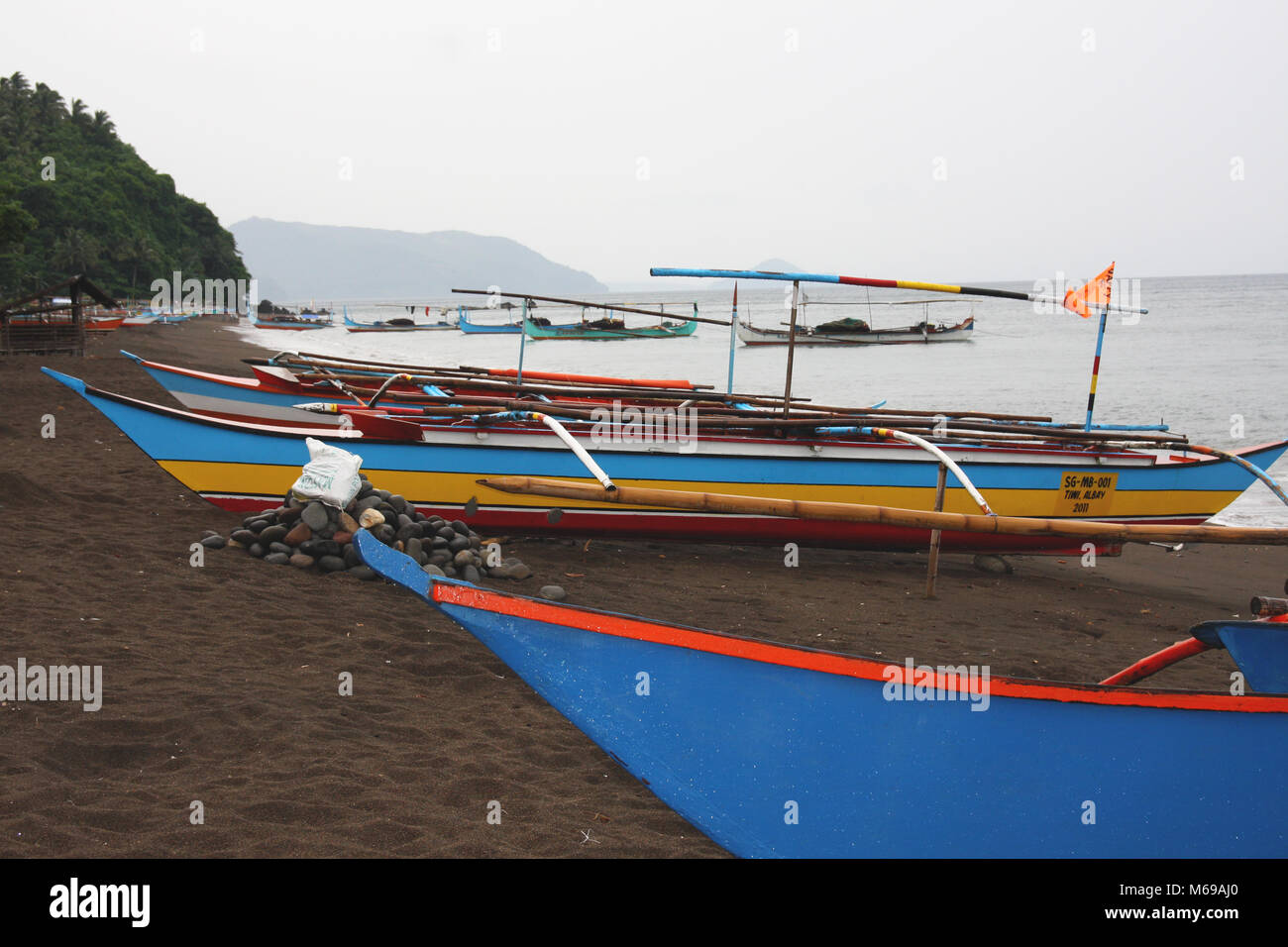 Bangkas, a traditional type of outrigger boats used by Filipino ...