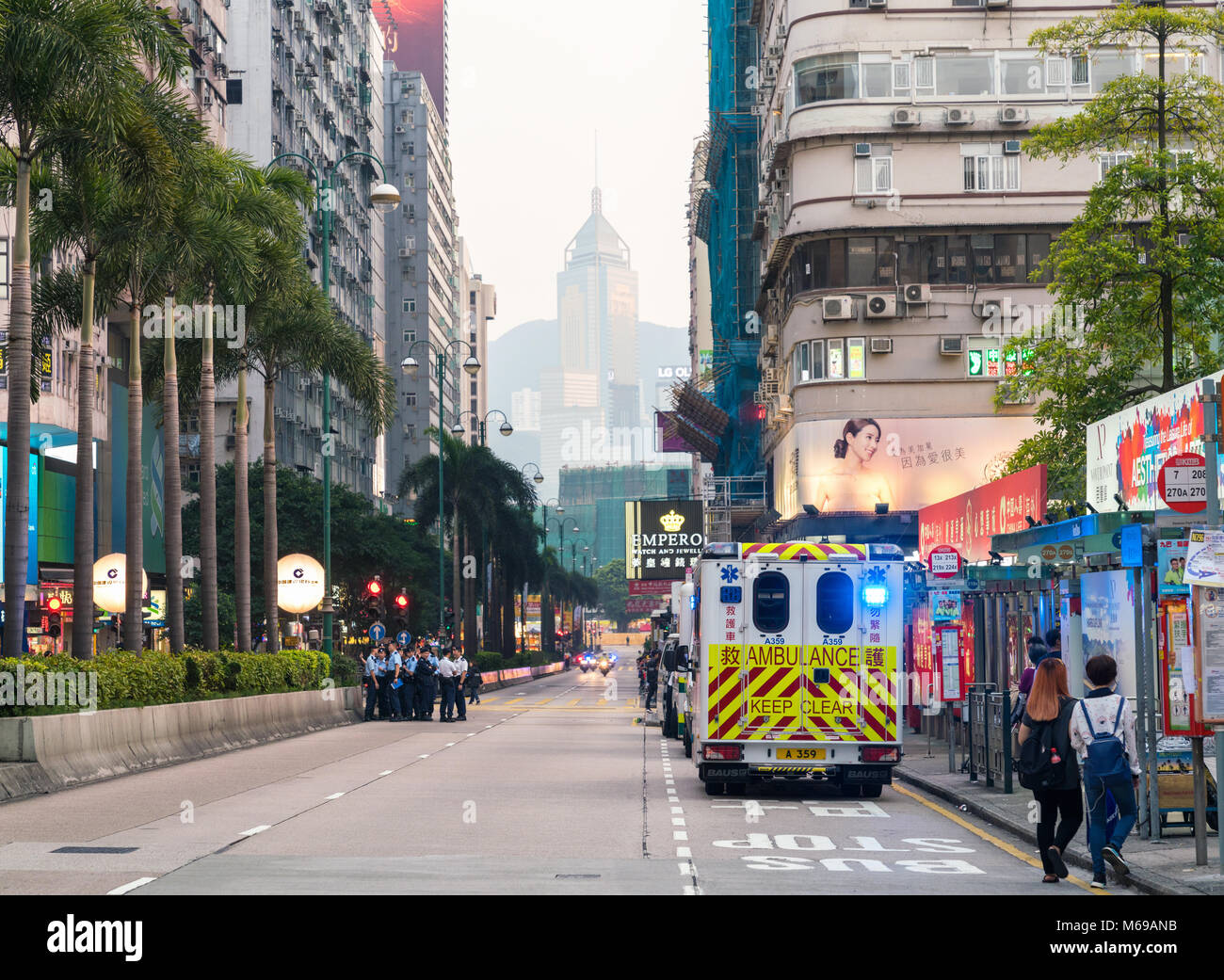 Chinese streets hi-res stock photography and images - Alamy
