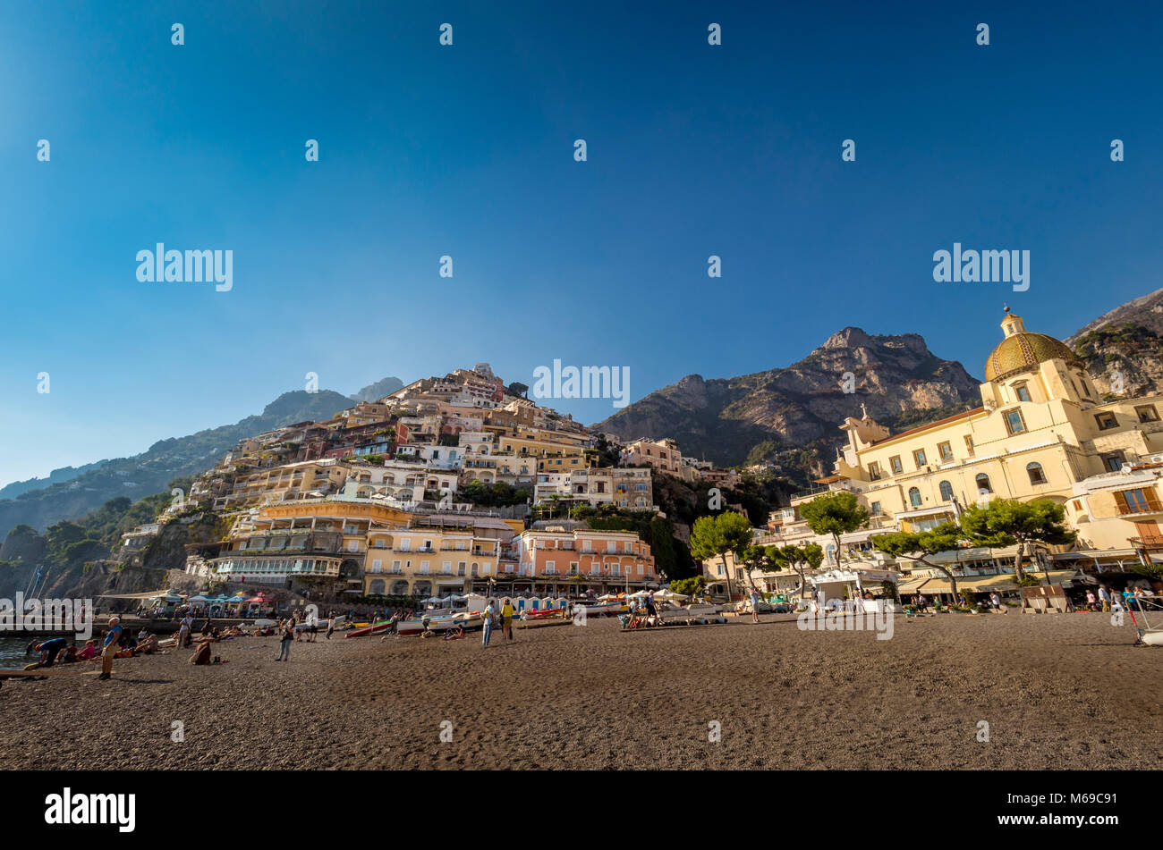 Positano beach bar hi-res stock photography and images - Alamy