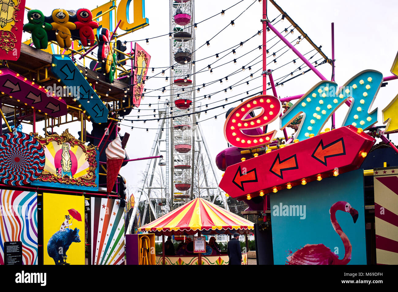 Entrance to Dreamworld in Margate showing big wheel, funfair stalls and ...