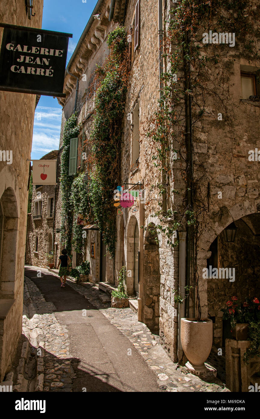 Stone houses old town vence hi-res stock photography and images - Alamy