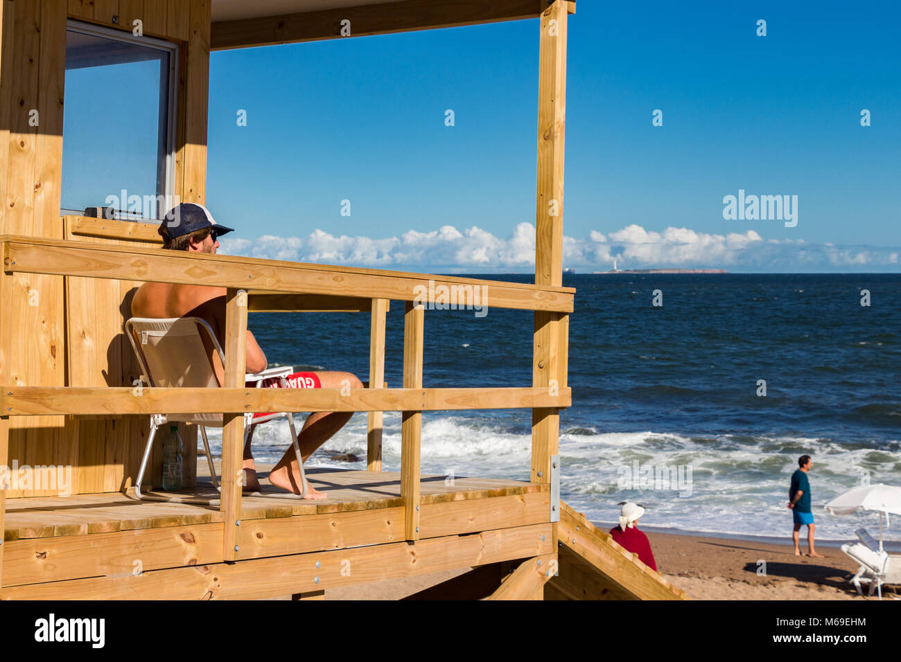 Lifeguard sitting hi-res stock photography and images - Alamy