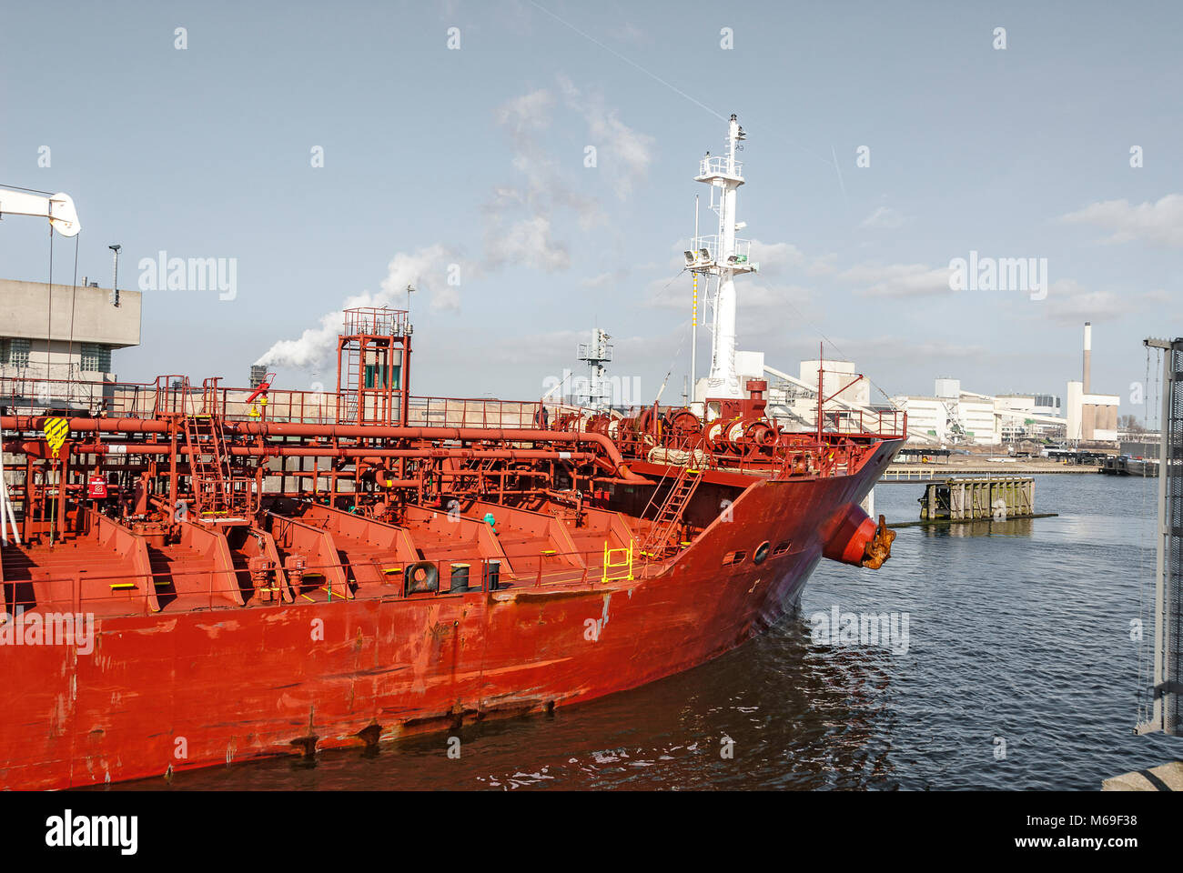 Side view oil chemical tanker hi-res stock photography and images - Alamy