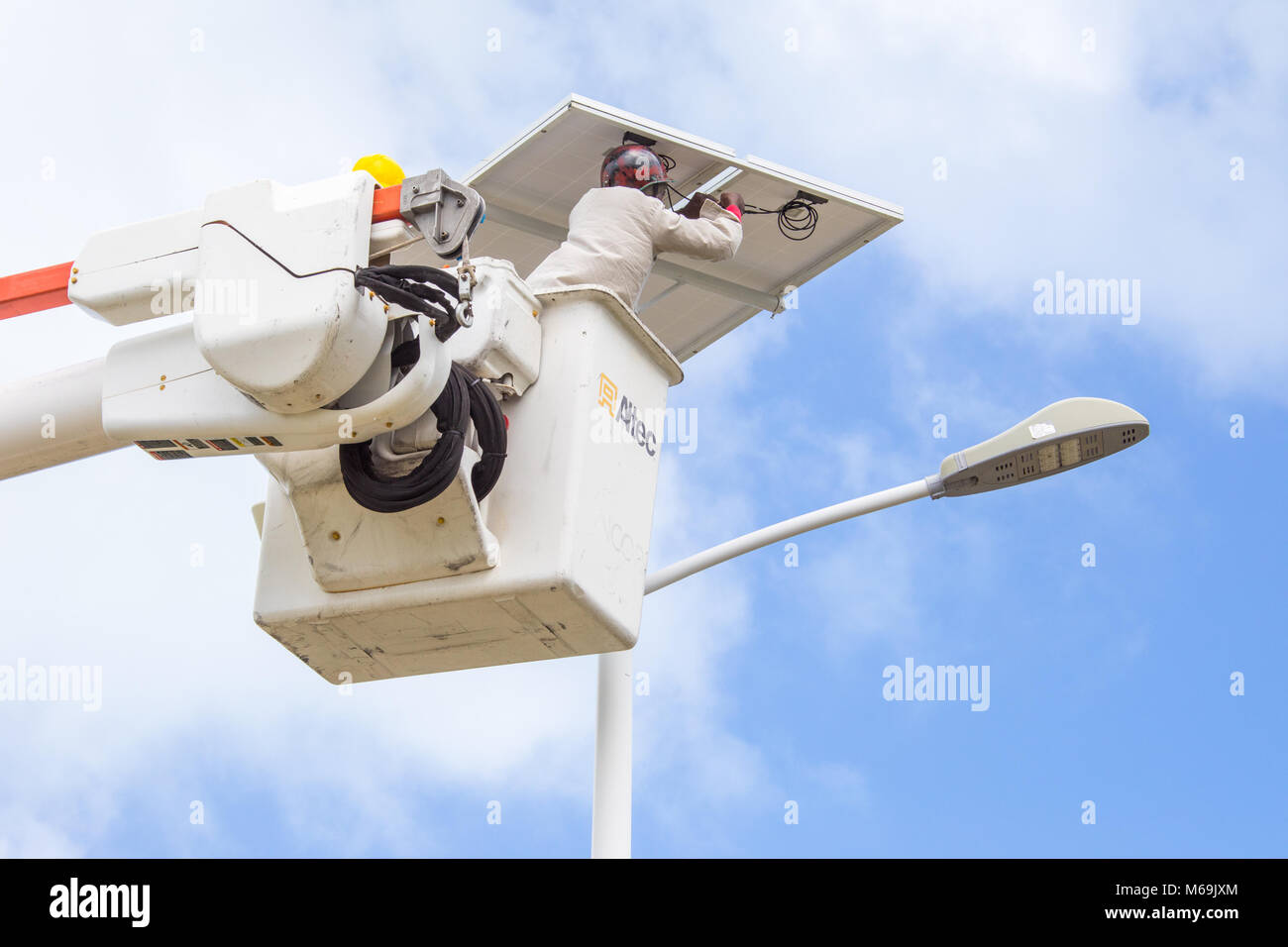 Installing installation hi-res stock photography and images - Alamy