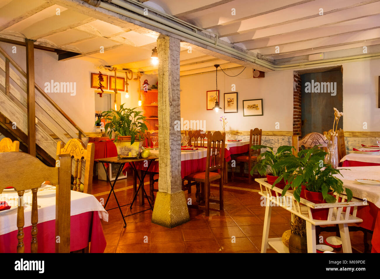 Spanish restaurant culture hi-res stock photography and images - Alamy