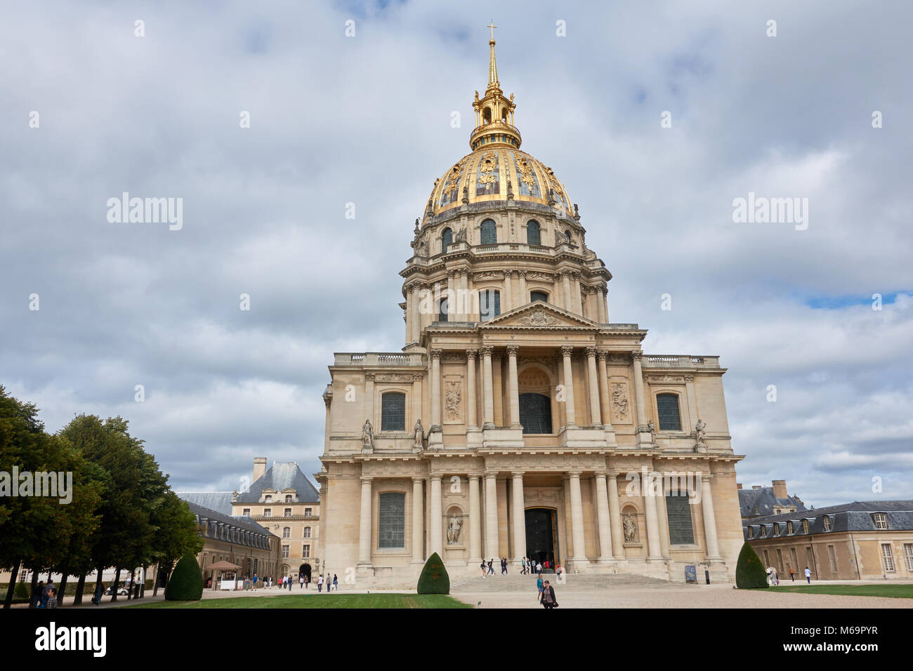 Les invalides. Attractions in Paris Stock Photo - Alamy