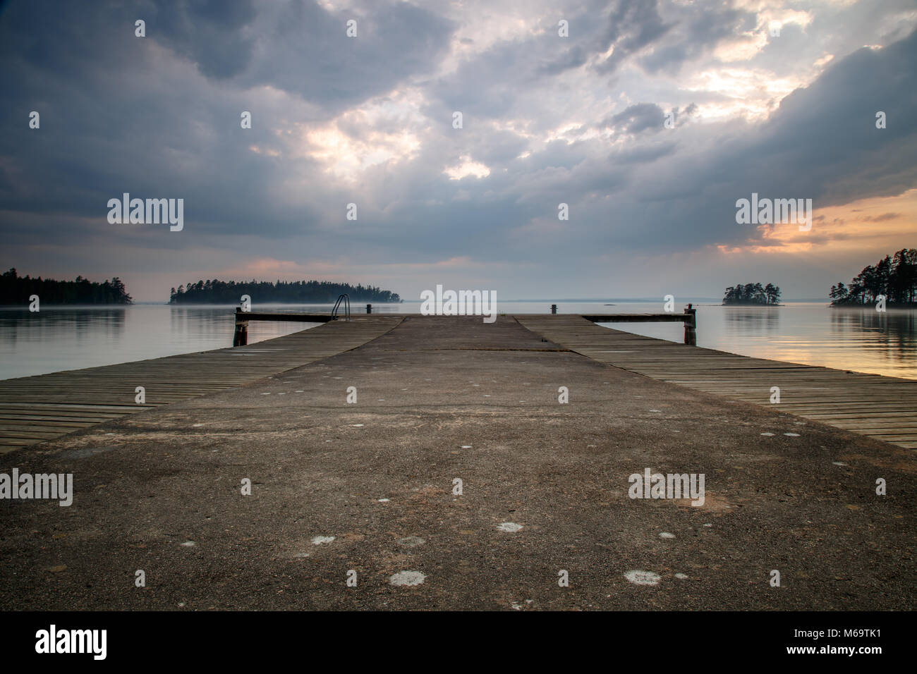 Big jetty at lake Stock Photo - Alamy