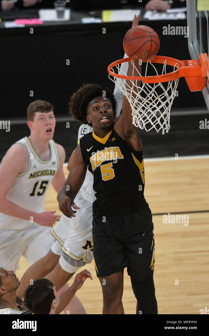 New York, New York, USA. 1st Mar, 2018. TYLER COOK (5) scores during ...