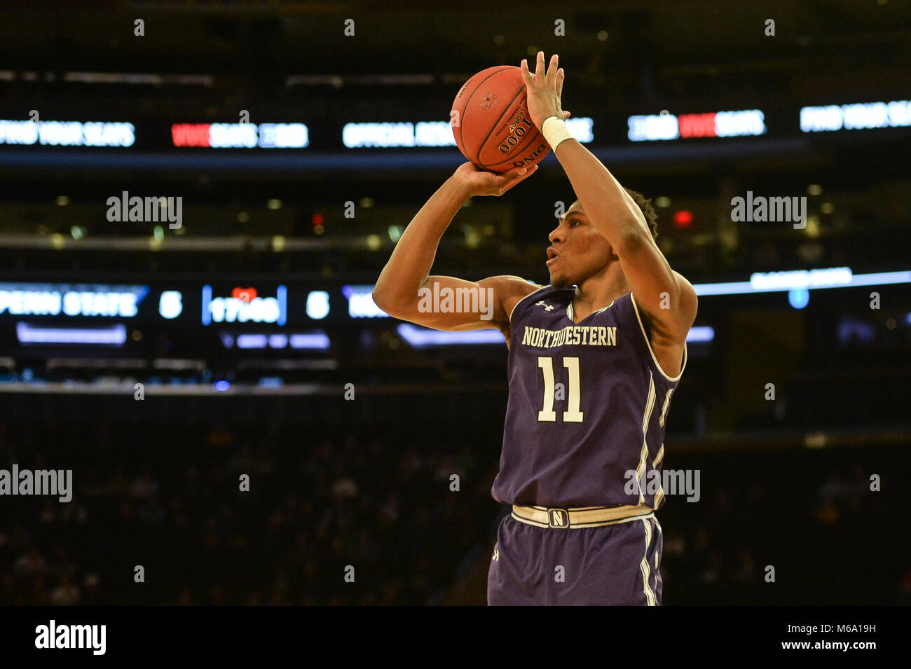 New York, New York, USA. 1st Mar, 2018. ANTHONY GAINES (11) attempts to ...