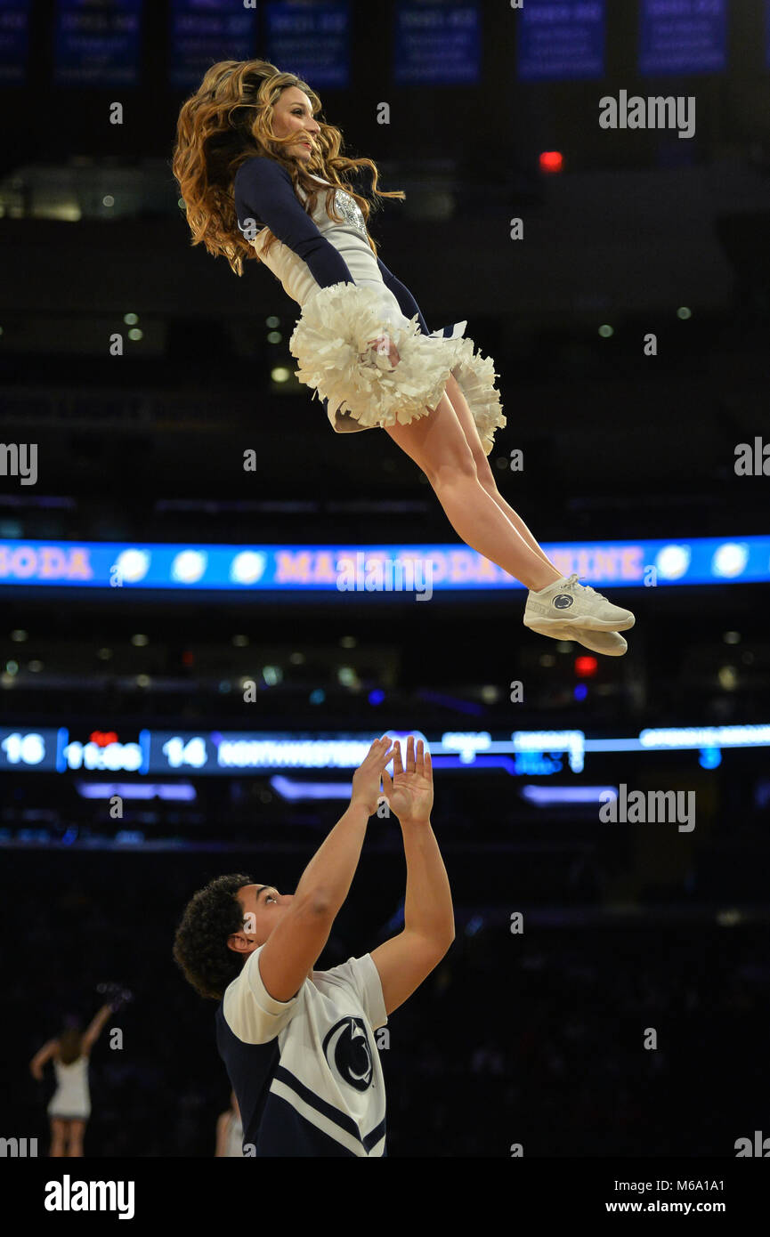 Penn state cheerleaders hi-res stock photography and images - Alamy