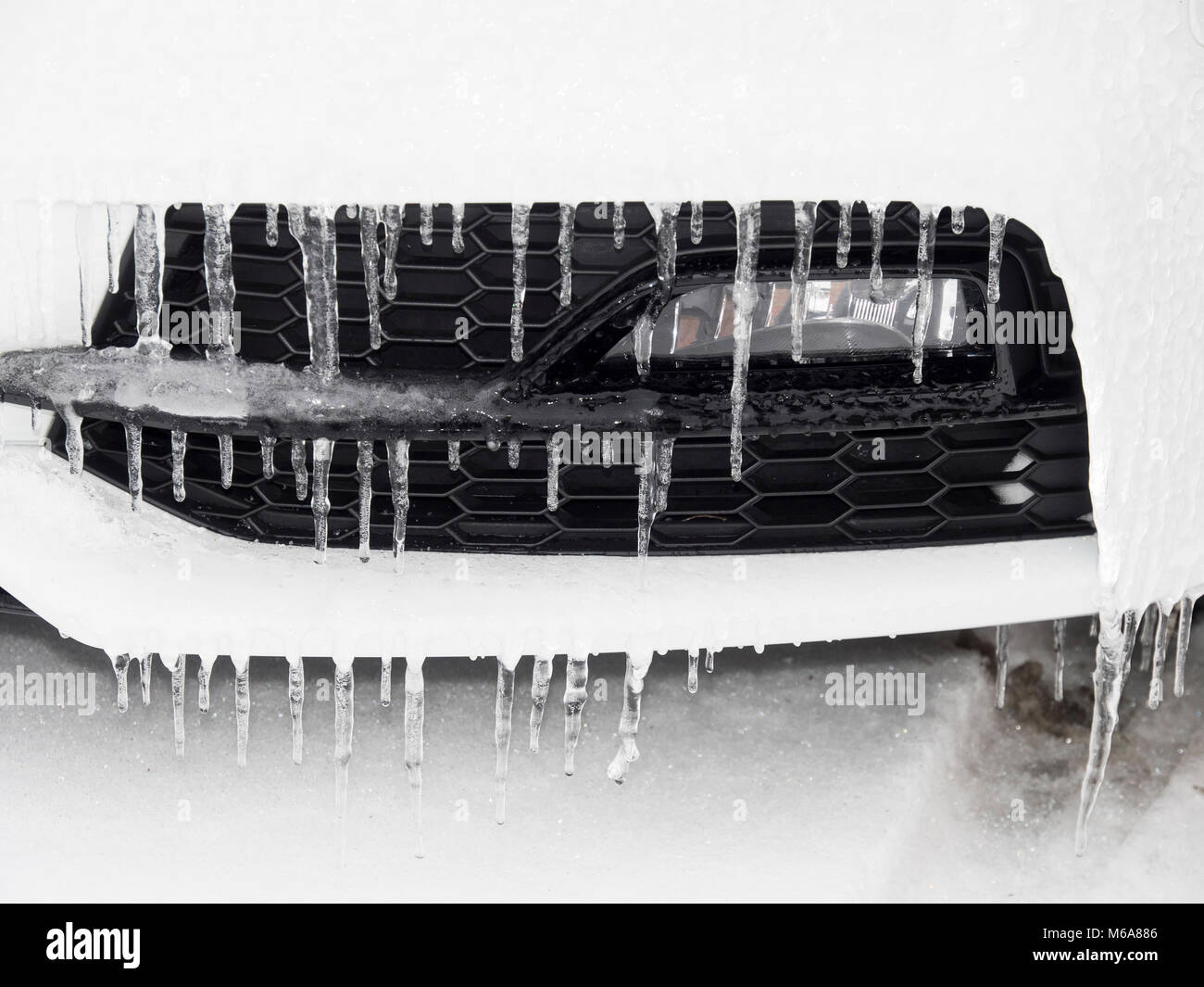 Freezing car hi-res stock photography and images - Alamy