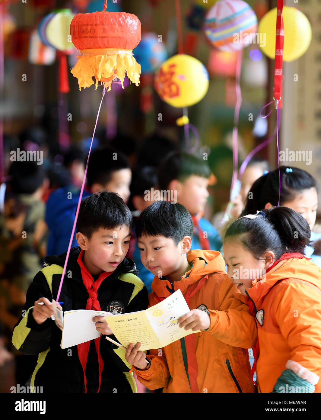 Lantern riddles hi-res stock photography and images - Alamy