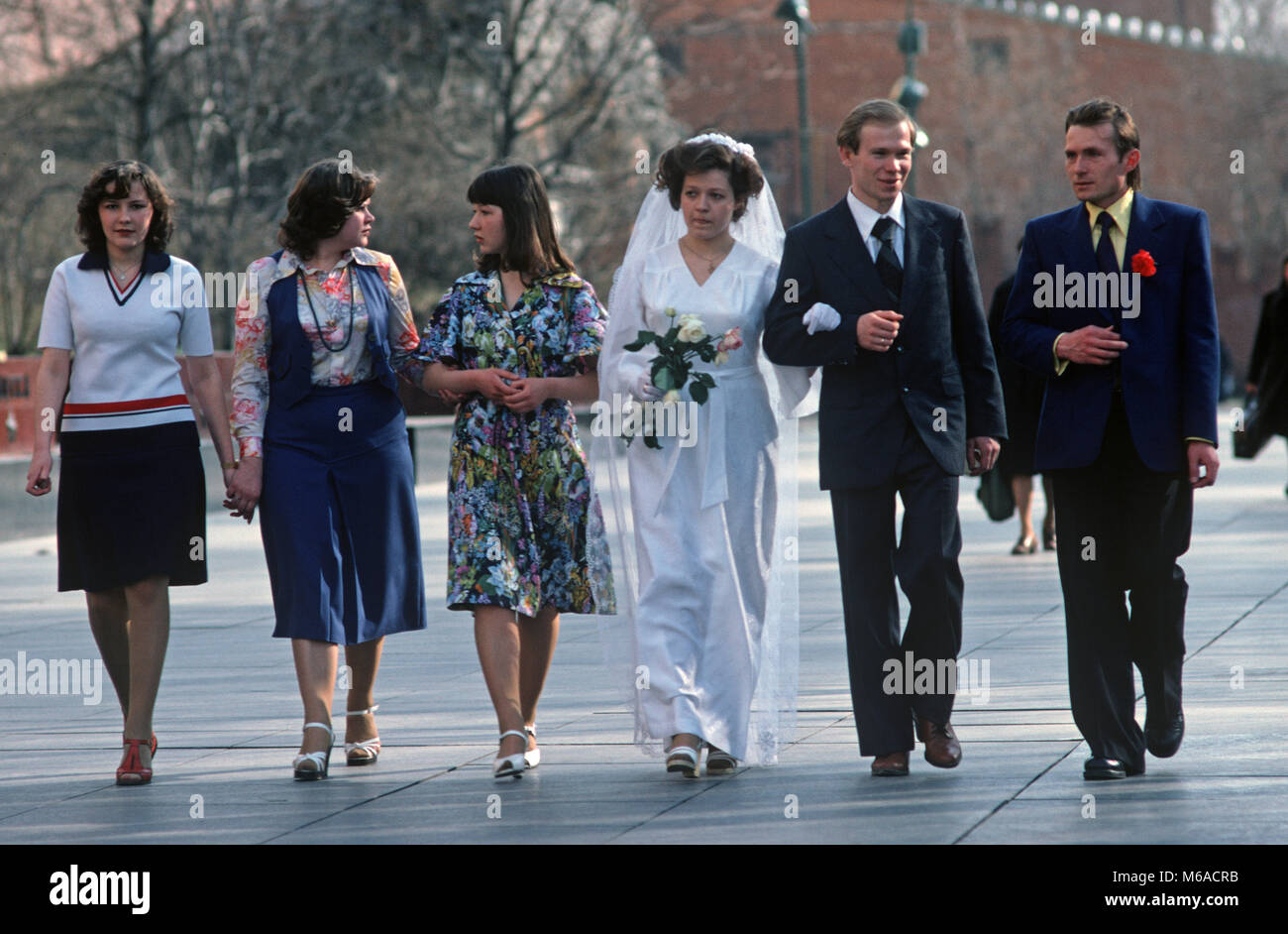 Russian wedding party in Red Square, Moscow, Russia Stock Photo - Alamy