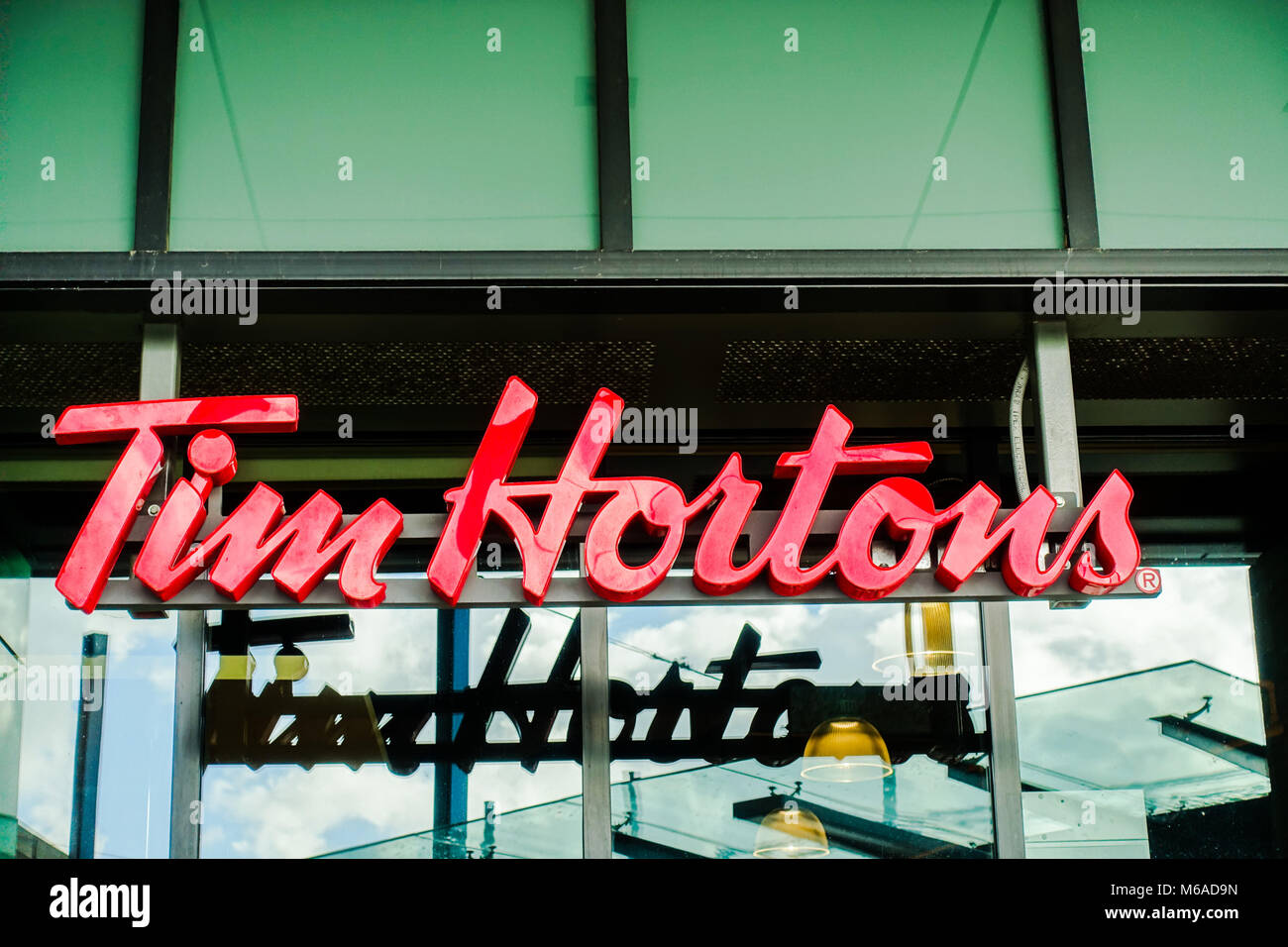 Tim Hortons Logo High Resolution Stock Photography and Images - Alamy