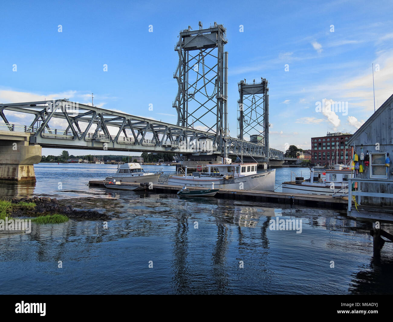 Views of the Memorial Bridge in Portsmouth, New Stock Photo - Alamy