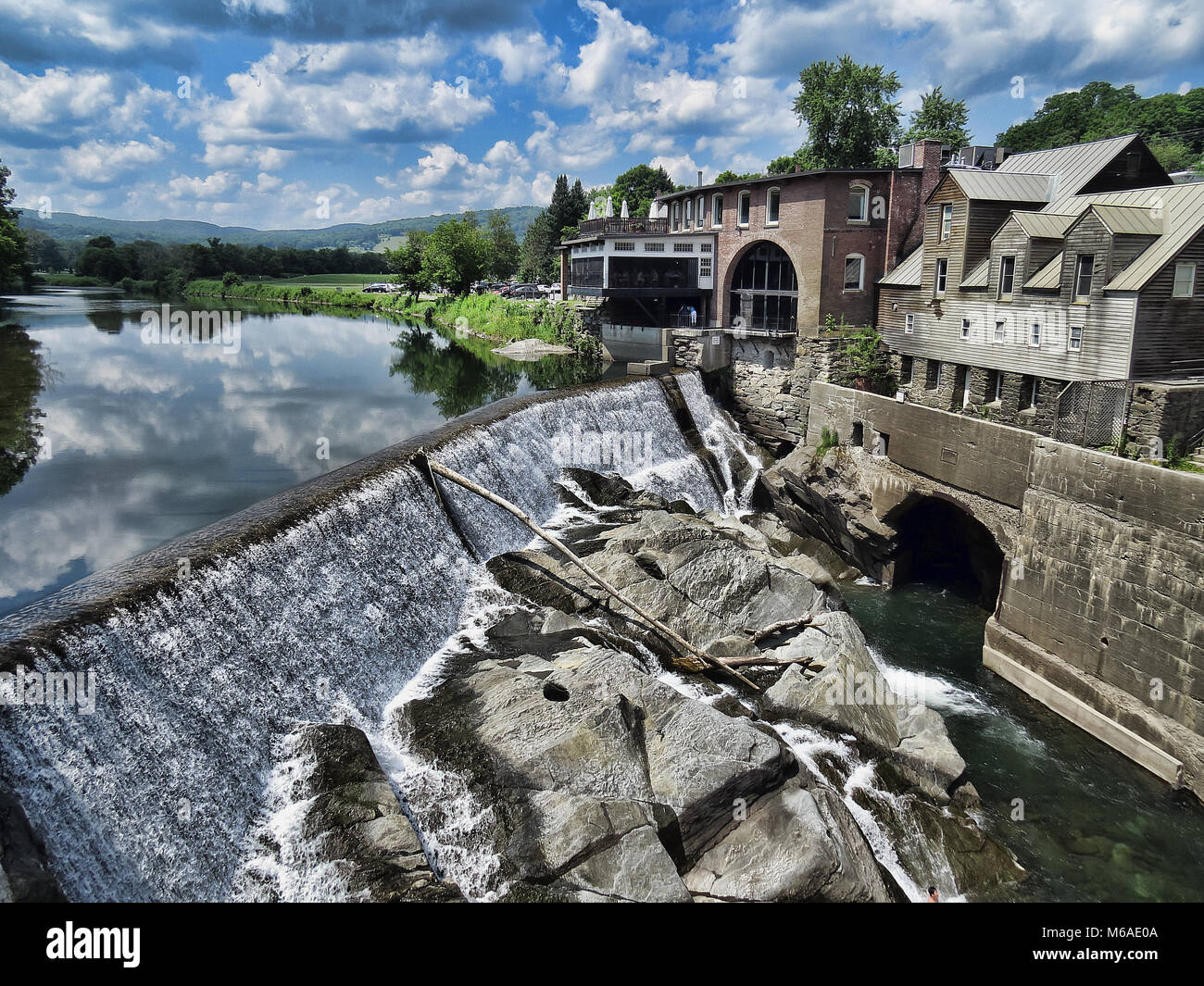 Simon pearce factory and restaurant hi-res stock photography and images ...