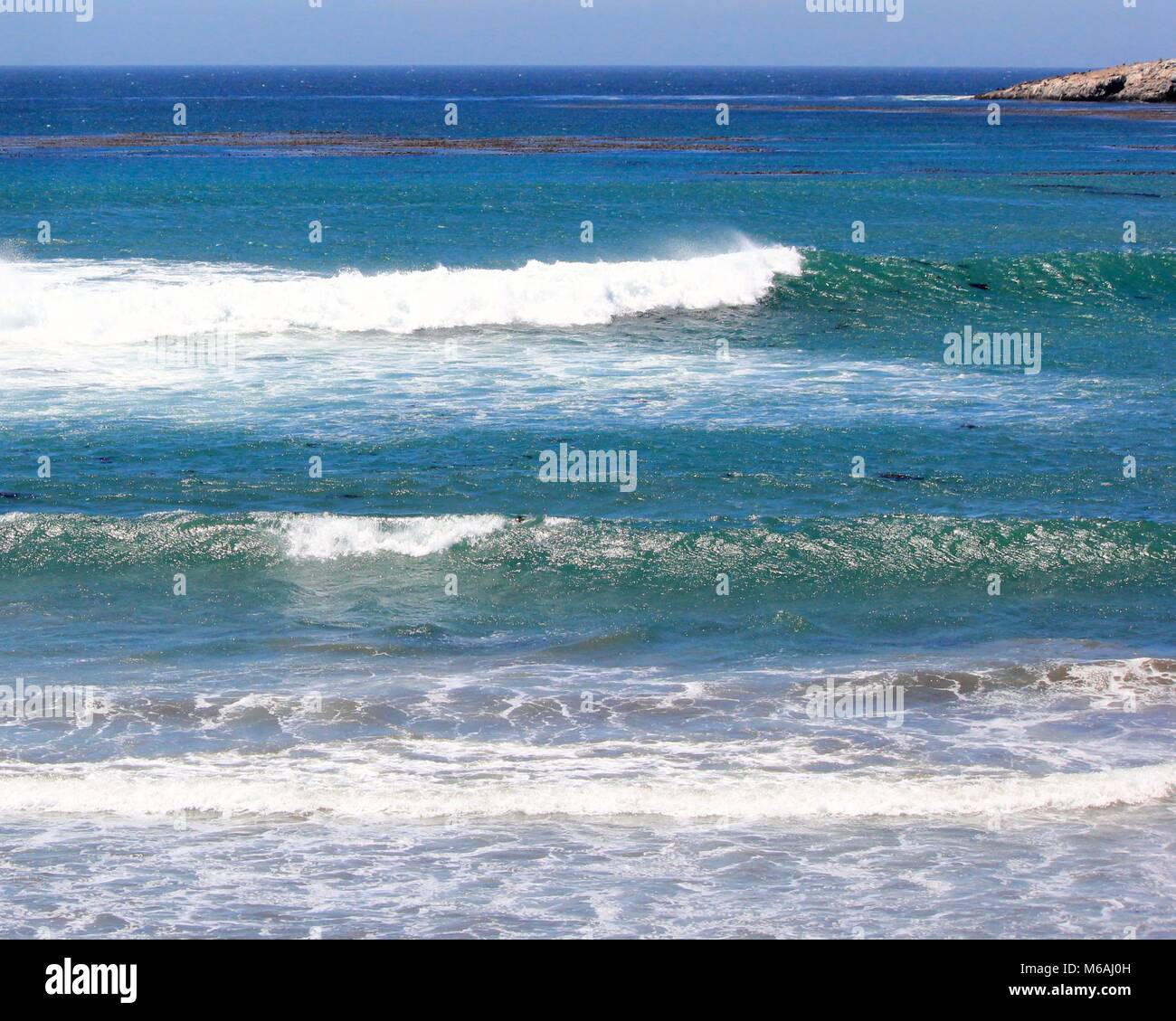 White capped waves hi-res stock photography and images - Alamy