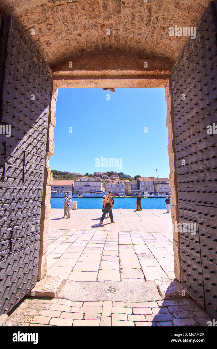 TROGIR, CROATIA, 2012: old city gate Stock Photo - Alamy
