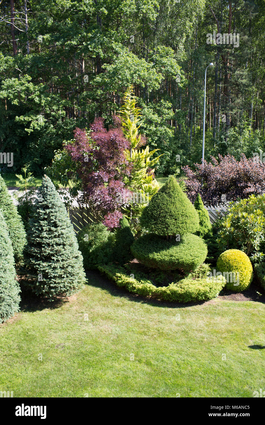 Landscaping gardens hi-res stock photography and images - Alamy