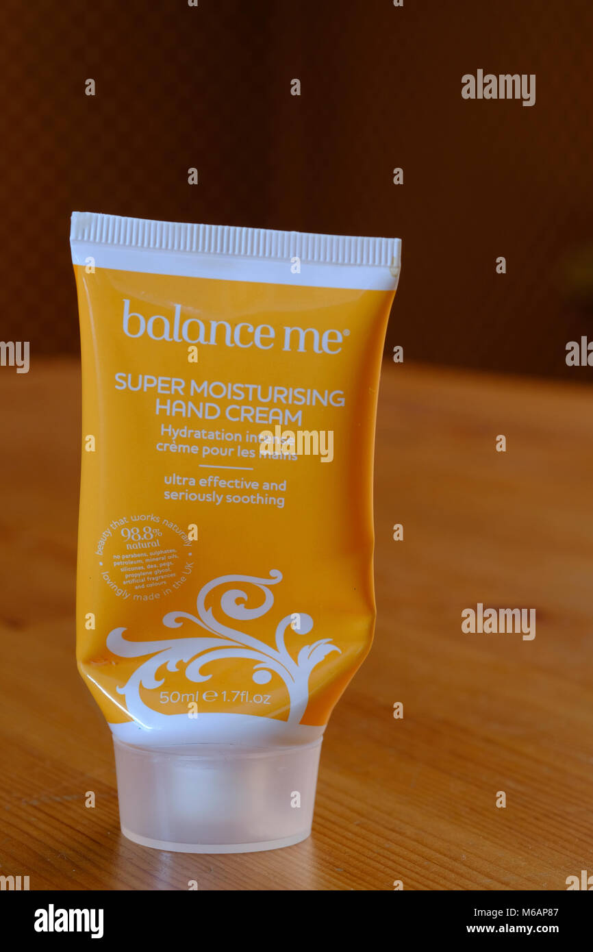 Hand cream moisturising hi-res stock photography and images - Alamy