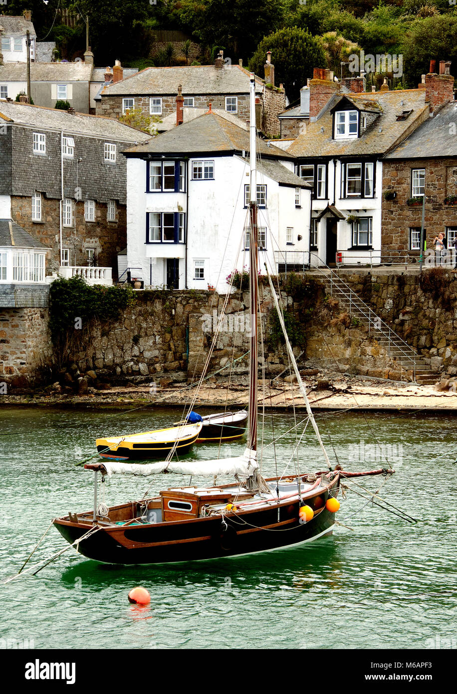 Mousehole cornwall boat hi-res stock photography and images - Alamy