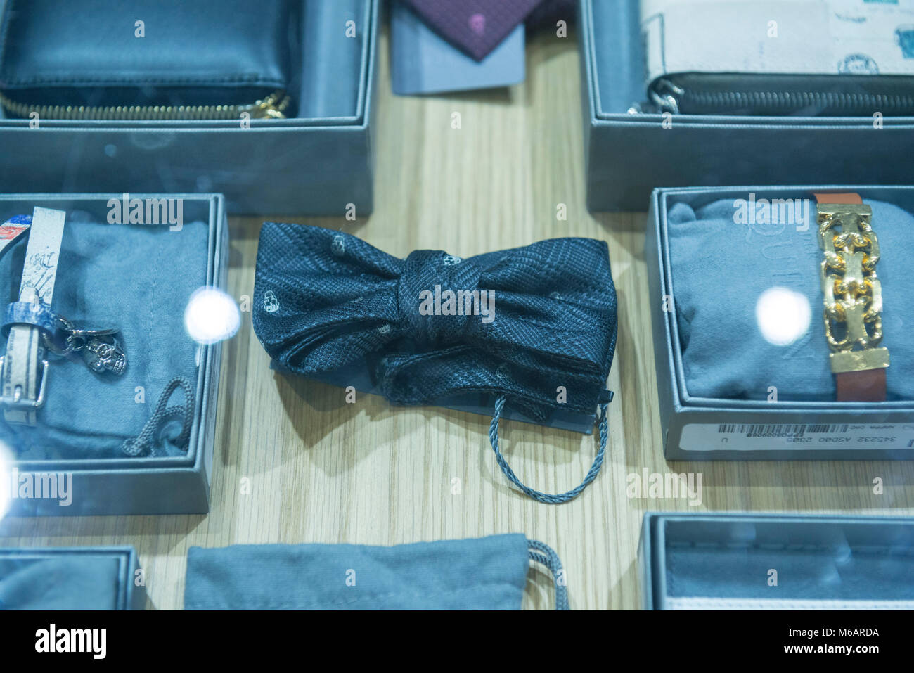 Displaying business details hi-res stock photography and images - Alamy