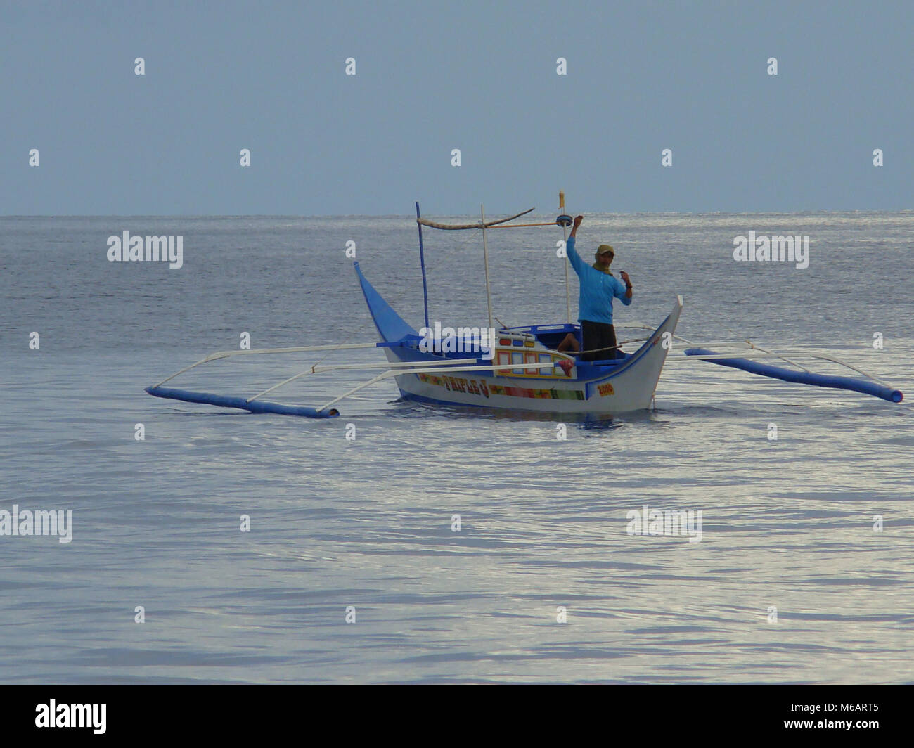 Small outrigger traditional filipino fishing hi-res stock photography ...