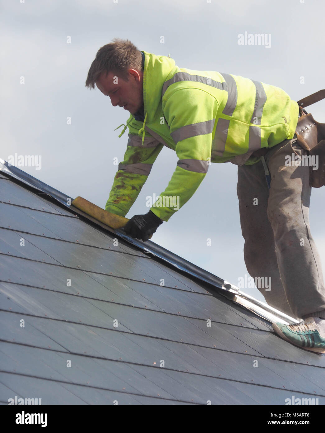 ROOFING CONTRACTORS WORKING ON ROOF OF NEW BUILD HOPKINS HOMES ...