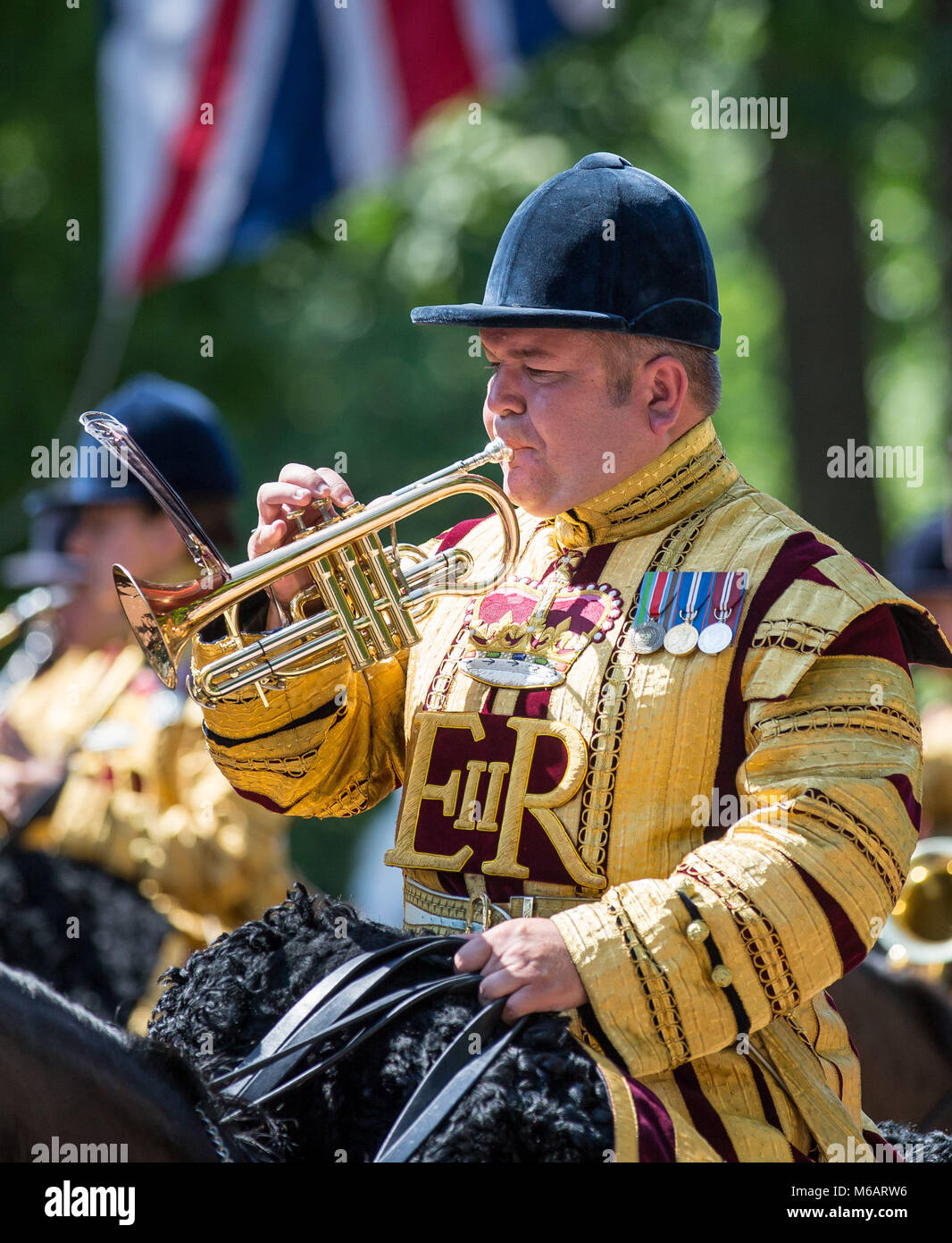 Mounted band of the household cavalry hi-res stock photography and ...