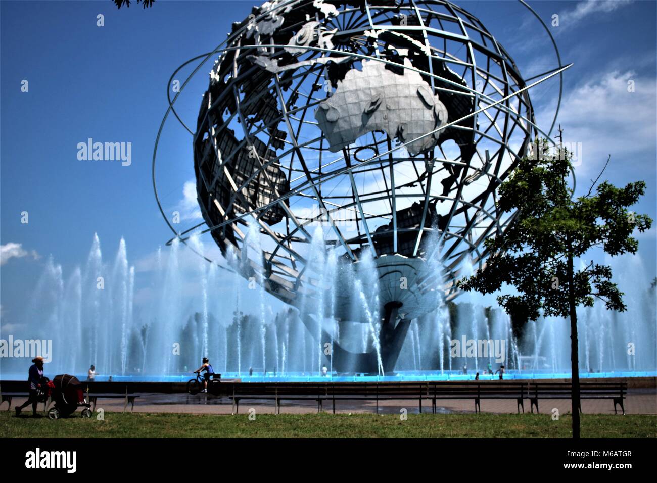 World fair park hi-res stock photography and images - Alamy