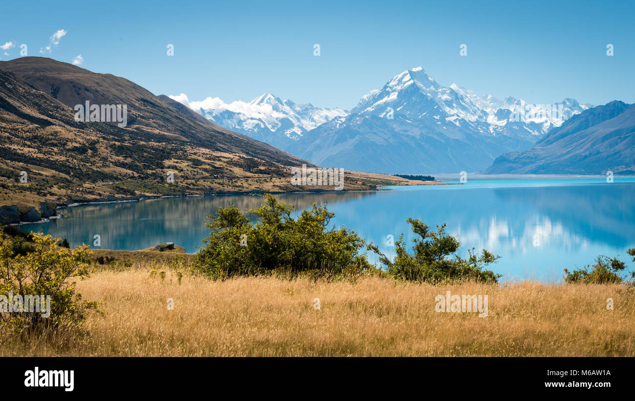 Mount Cook Reflection, Lake Pukaki, South Island, New Zealand Stock ...