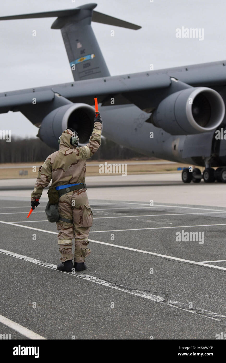 436th aircraft maintenance squadron hi-res stock photography and images ...